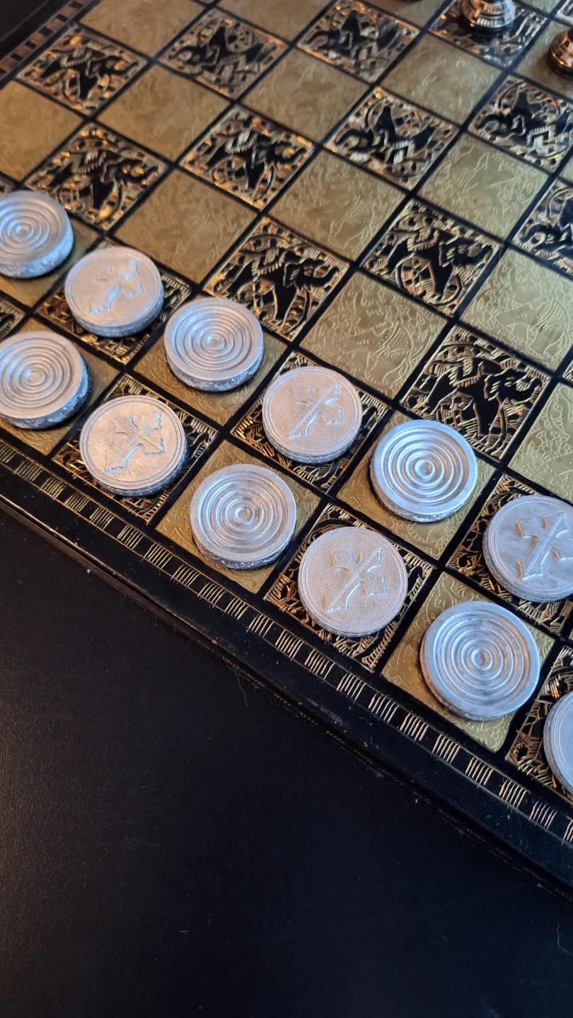 Checkers, Backgammon, Queen, Medieval game pieces by S.3D MakerWorld: Download Free 3D Models