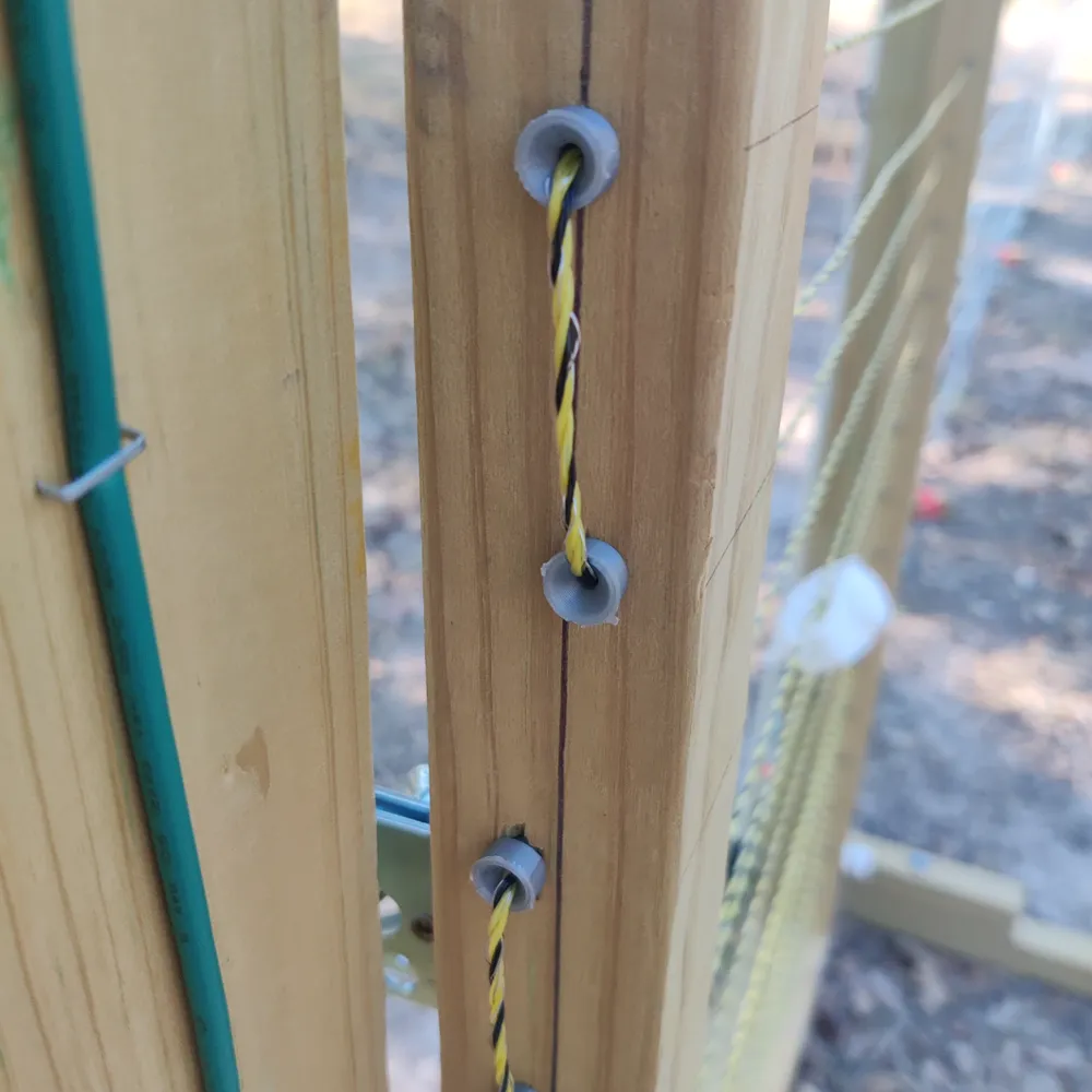 Electric Polyline Passthrough Insulator by dapperhippo - MakerWorld