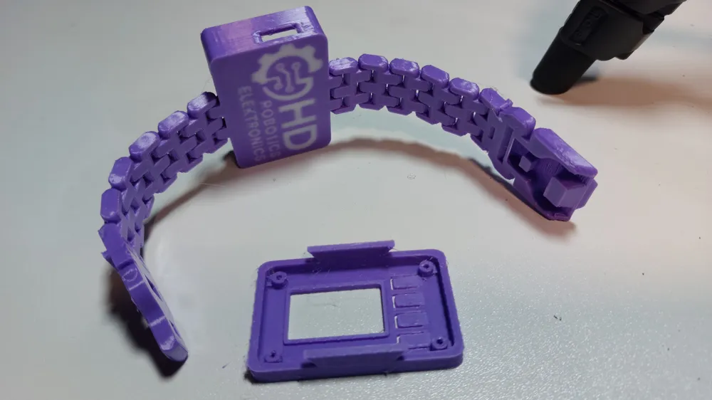 DIY Smartwatch Case for ESP32-C3 & 0.96" OLED by HD Robotics ...