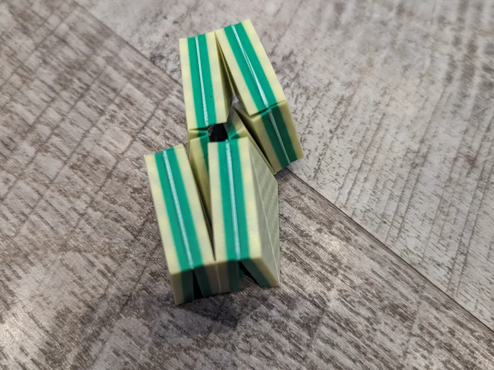 Infinite Flippy Flappy Fidget Toy Print in place by taylormadearmy ...