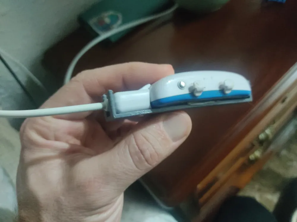 Ladeclip für GPS "Tractive" – Kostenloses 3D-Druckmodell – MakerWorld