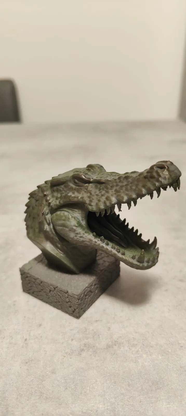 Crocodile Head on a Bust with Textured Base by Frenk MakerWorld ...