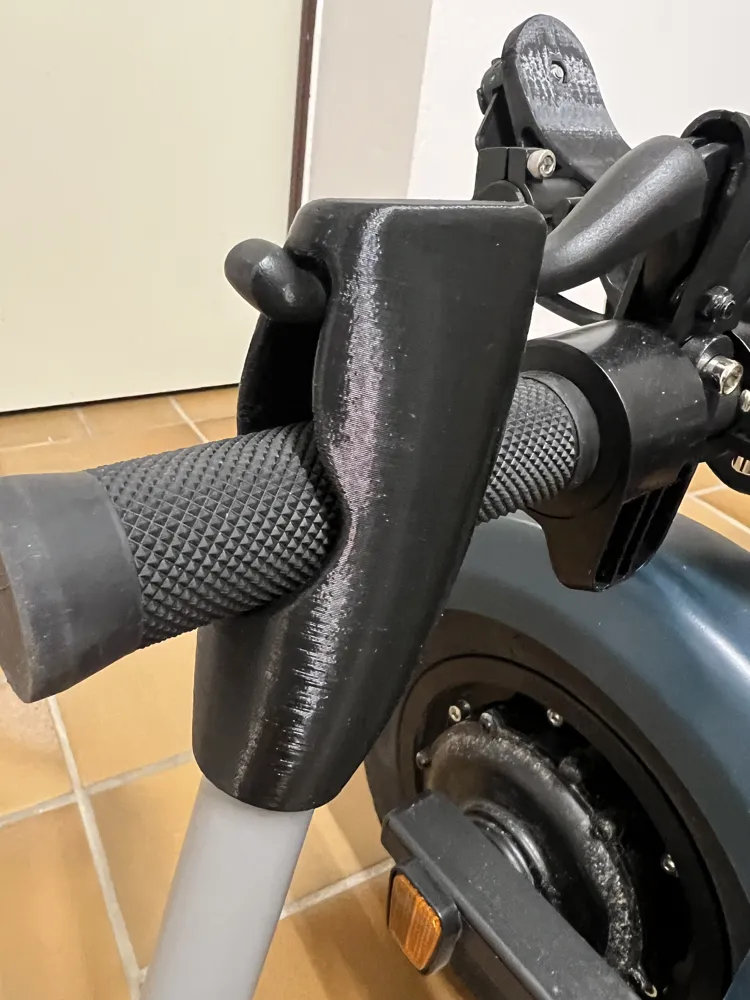 E-Scooter Universal-Transportständer / Universal stand for transport by ...