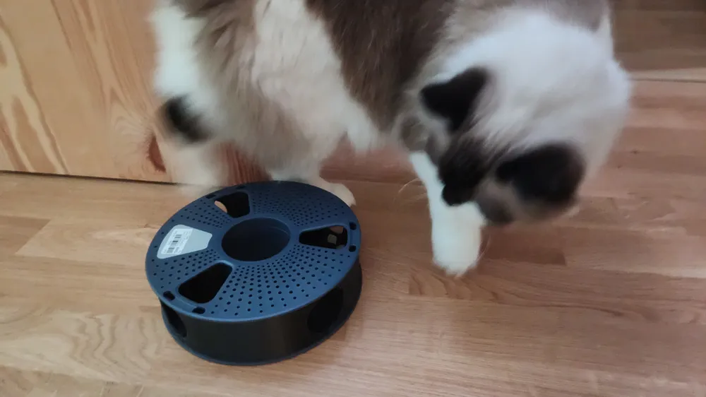 Cat treat activity toy from empty SUNLU spool V1 - Free 3D Print Model ...