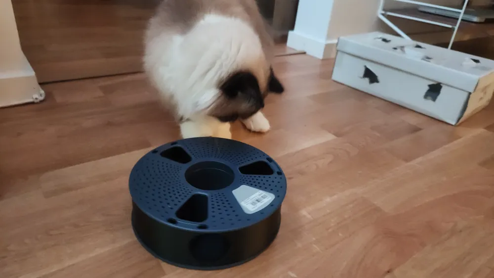Cat treat activity toy from empty SUNLU spool V1 - Free 3D Print Model ...