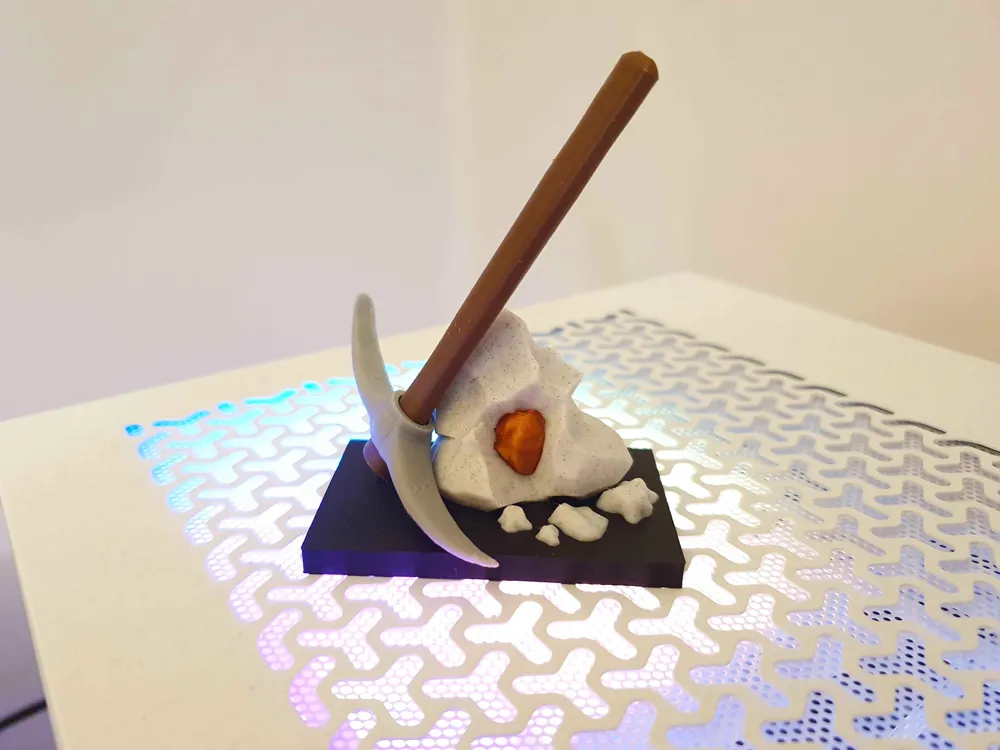 Miners Delight, Pickaxe gold diorama by ChainmailWeaves - MakerWorld