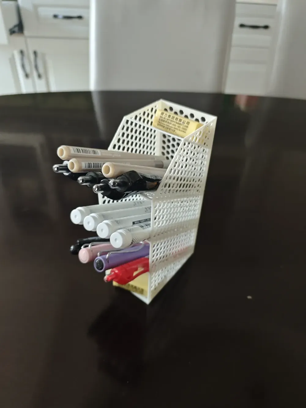 Ingenious Honeycomb Filament-Saving Pen Holder and Stand Angled Pen Cup ...