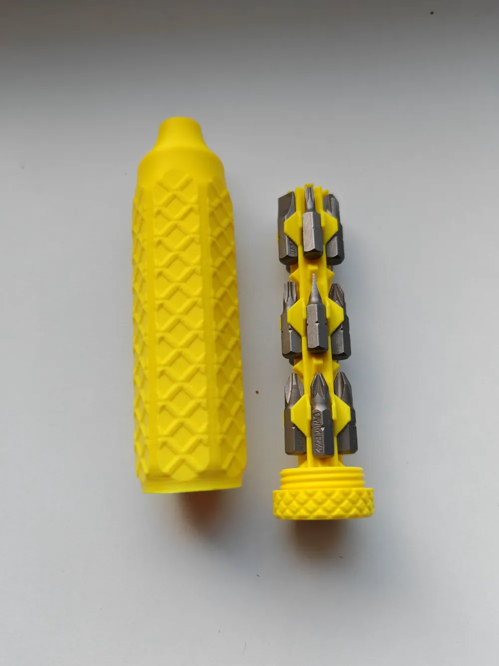 Screwdriver with bit storage - Free 3D Print Model - MakerWorld