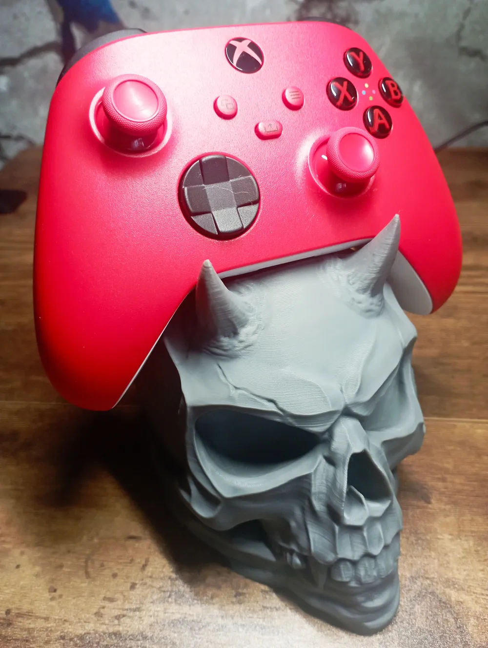 Controller stand for Xbox "Demon skull" - Free 3D Print Model - MakerWorld