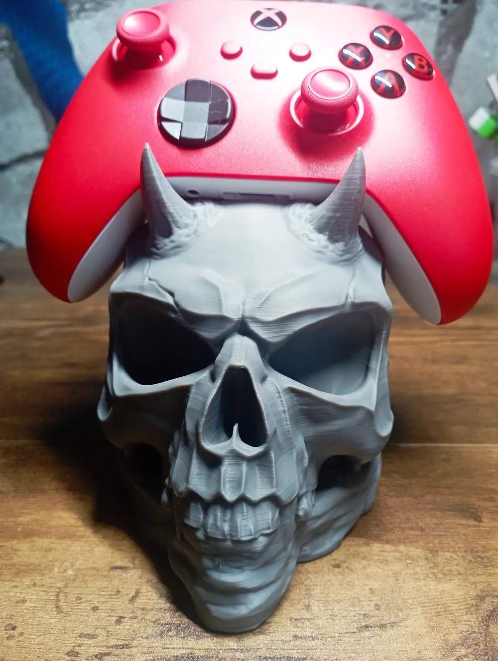 Controller stand for Xbox "Demon skull" by Wikingkat MakerWorld ...