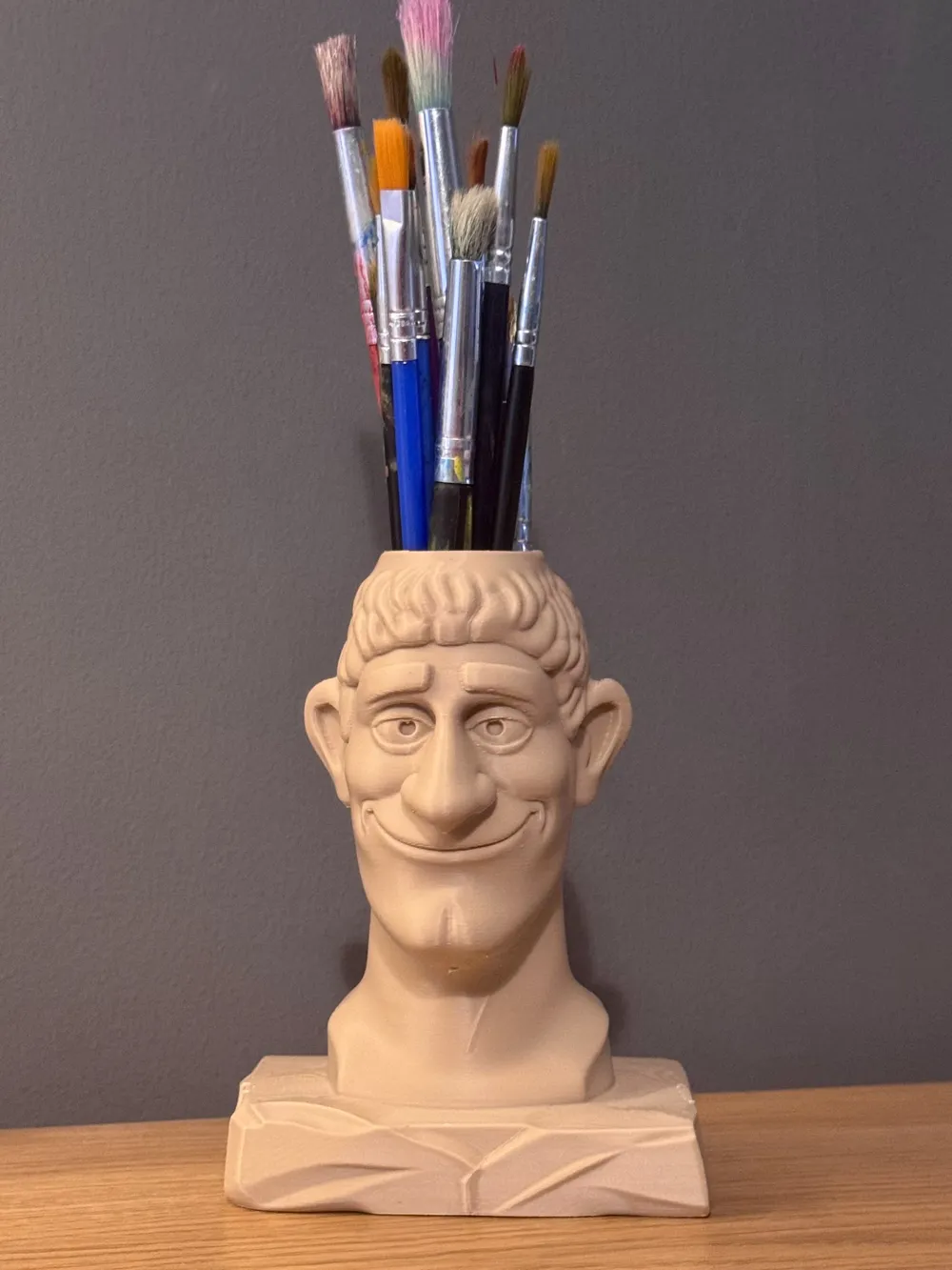 The Head - Art Attack Brush Holder by SM3y MakerWorld: Download Free 3D ...