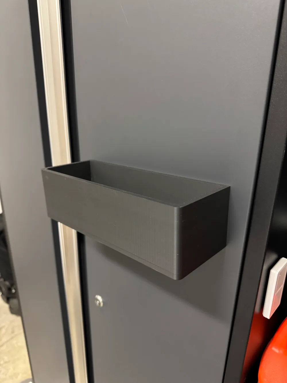 Magnetic Wall Shelf / Cubby by Brendan Lim - MakerWorld