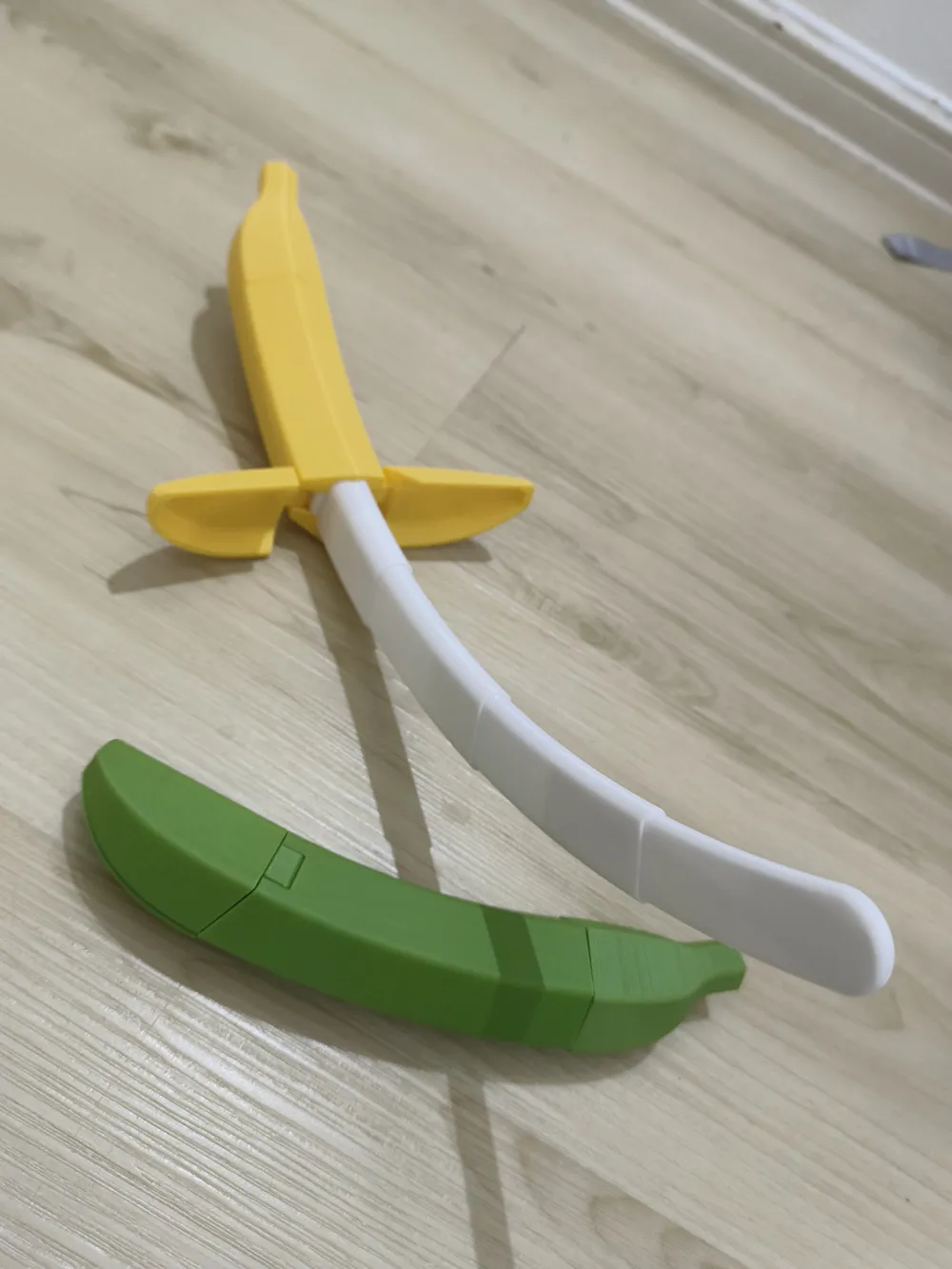 Nanakatana V2 – Twist-to-Open Banana Katana - Free 3D Print Model ...