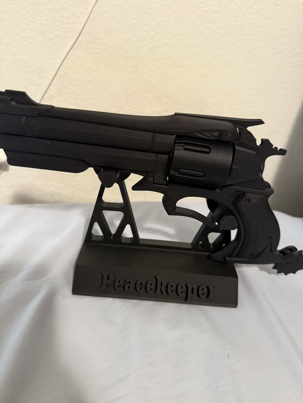 Revolver Cassidy Overwatch Peacekeeper Stand by YoSoy - MakerWorld