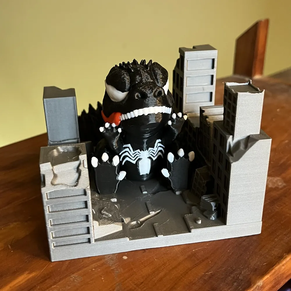 Combinación articulada flexible de Chibi Venom-zilla por Bear and Wolf ...