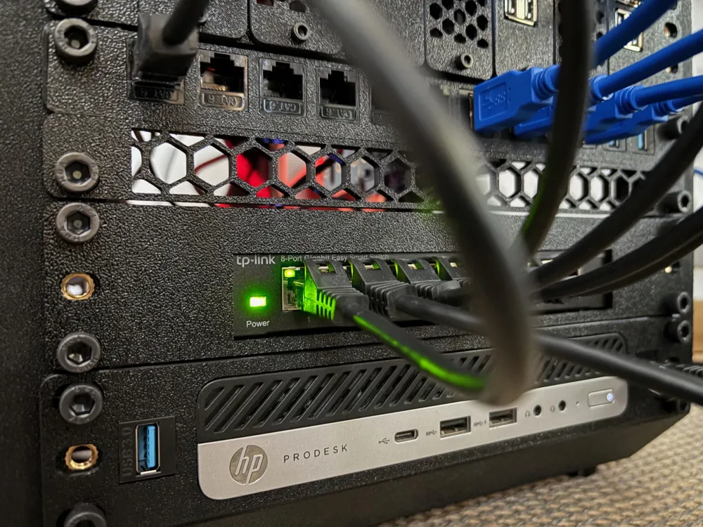 Parametric 1U Switch Shelf for 10" Server Rack Remixed by 4rv3 ...