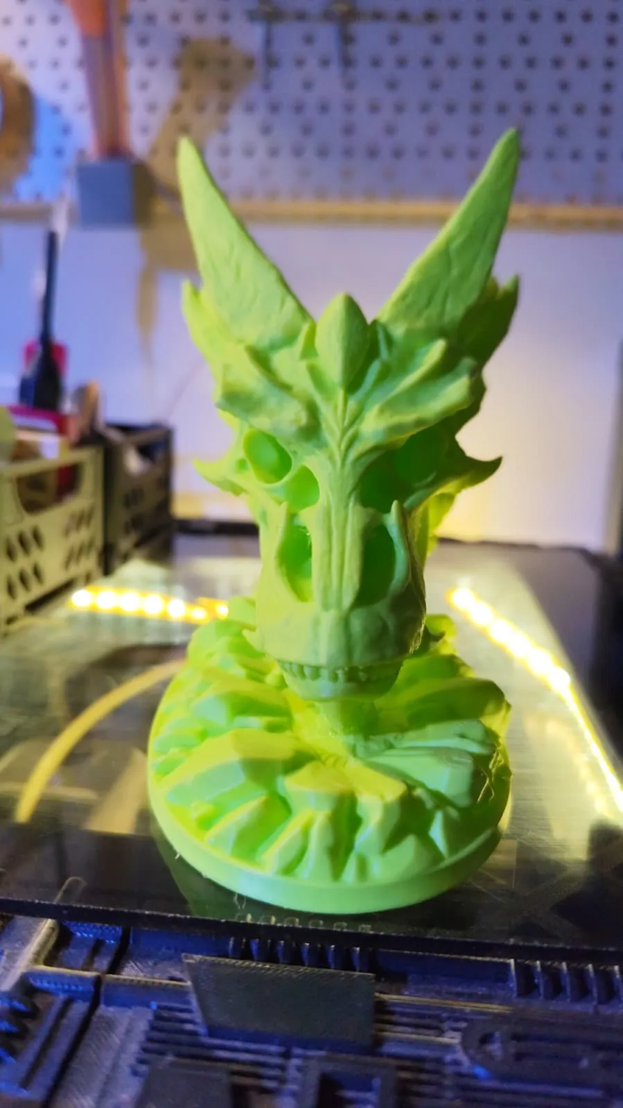 Smaug Dragon Skull + Stone Base – Lord of the Rings - Free 3D Print ...