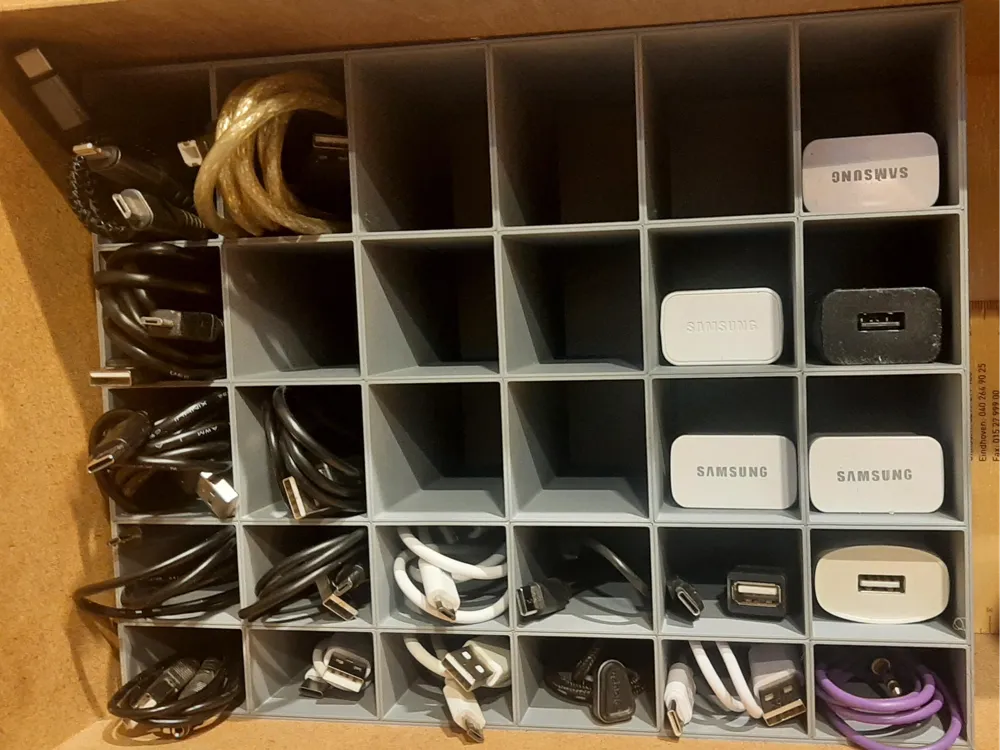 USB cable storage box by Fenswork MakerWorld: Download Free 3D Models