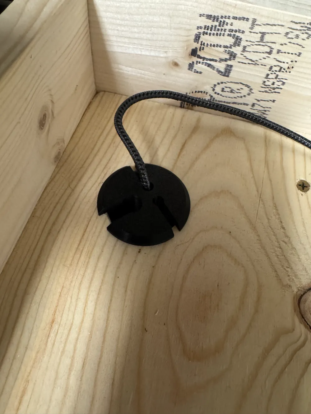 1 inch Hole Plug with gaps for cords by Jacob_Smith - MakerWorld