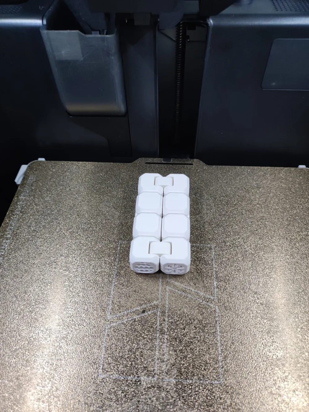 Fidget Infinity Cube Christmas Edition - Free 3D Print Model - MakerWorld