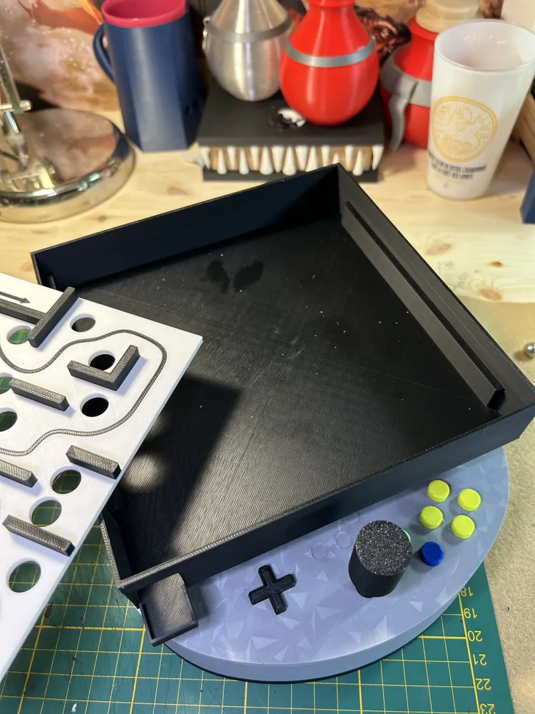 Juego de laberinto con joystick por La Forge d’Orion MakerWorld: Descarga Modelos 3D Gratuitos