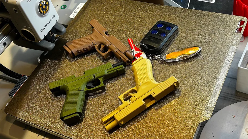 Fidget standard pistol keychain movable slide - Free 3D Print Model ...