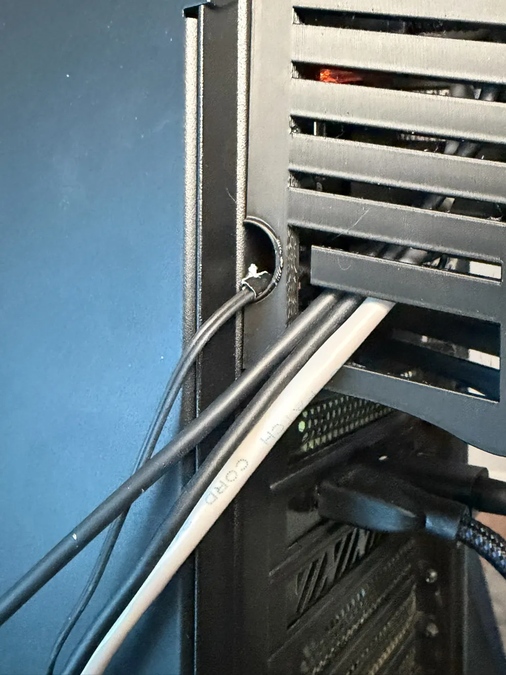 I/O Cable Shroud (PC) - Free 3D Print Model - MakerWorld