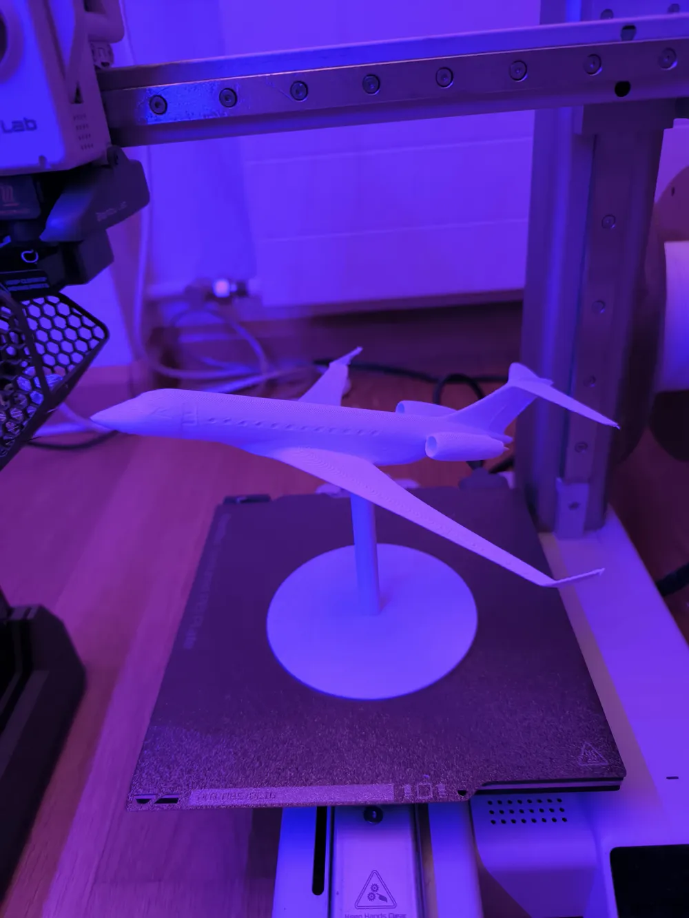 Bombardier Global 8000 with Stand by redxMakerWorld: Download Free 3D ...