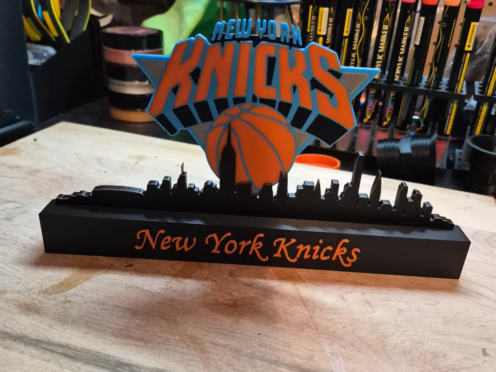 New York Knicks with Manhattan Skyline - Free 3D Print Model - MakerWorld