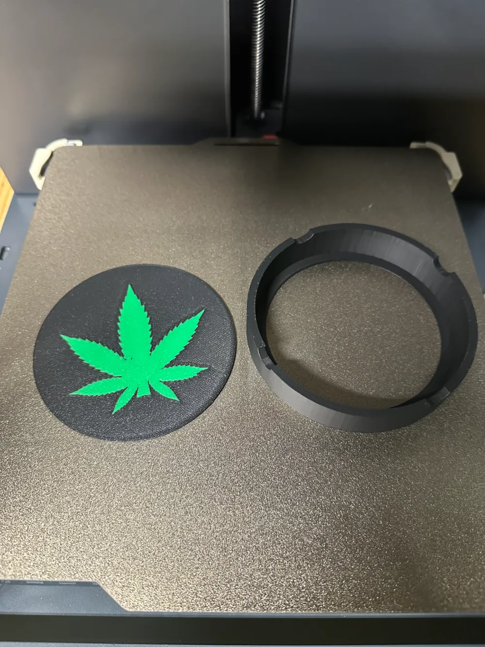 Removable Base Ash Tray, Pot Leaf by Heisenberg420 - MakerWorld