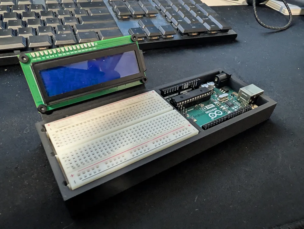 Arduino Uno und Halb-Steckbrett-Halterung mit Bildschirm – Kostenloses ...