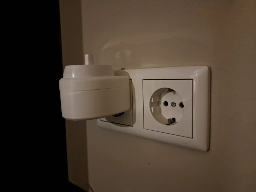 Oral B Charger Holder EURO (BS 4573 & UNGER) Remixed by SJ3WWV7 ...