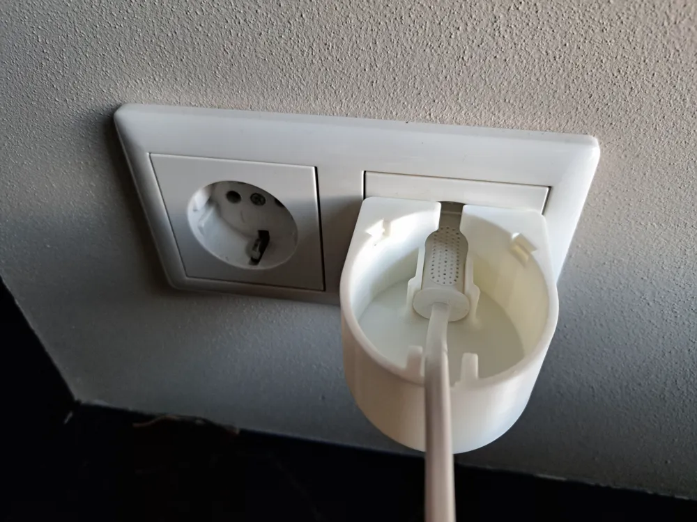 Oral B Charger Holder EURO (BS 4573 & UNGER) Remixed by SJ3WWV7 ...