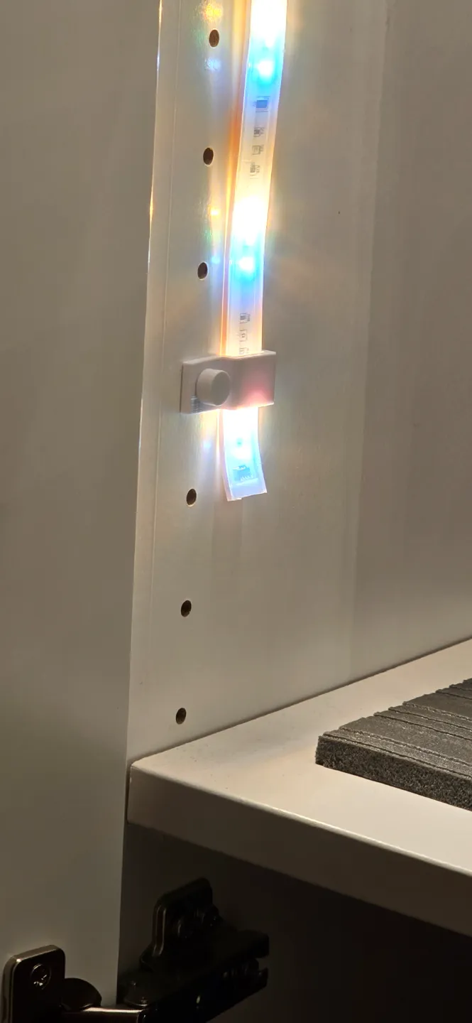 Ikea Pax bracket Hue Lighstrip by 19JKS91 - MakerWorld