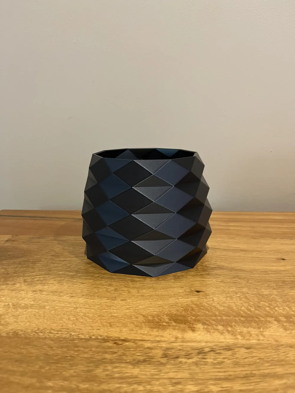 Low Poly Pot - Free 3D Print Model - MakerWorld