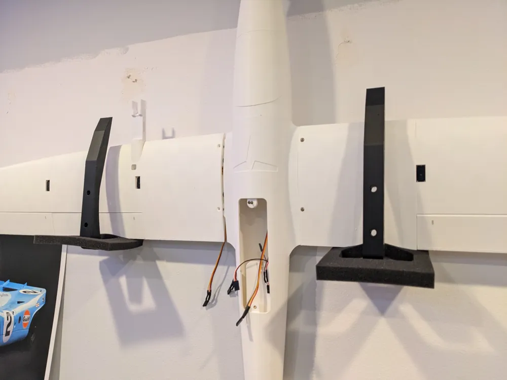 RC Plane Wall Hook by HeyItsMeEarl - MakerWorld