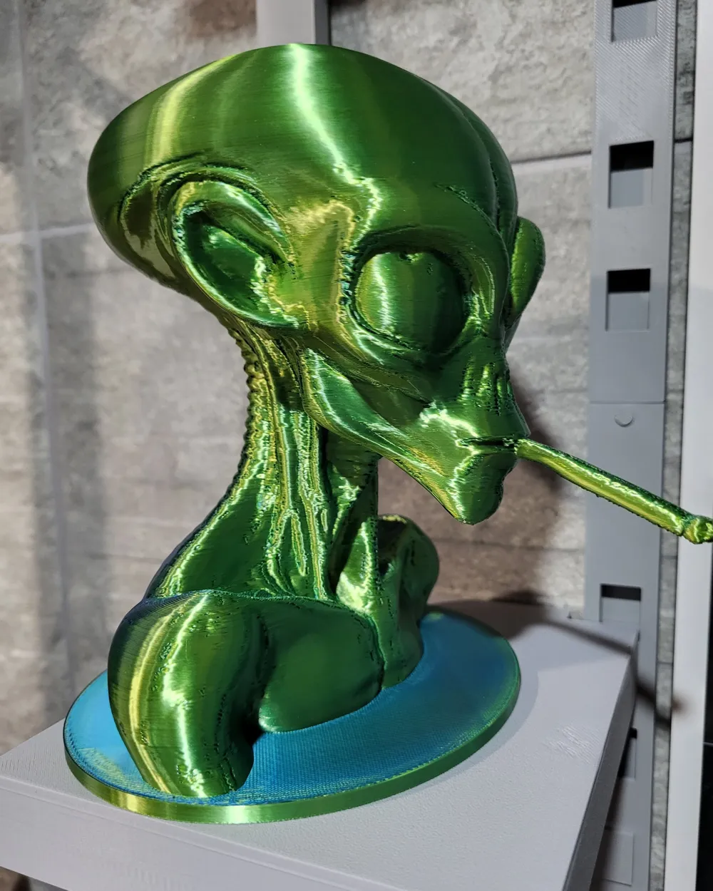 Smoking Alien by Random3D MakerWorld: Download Free 3D Models