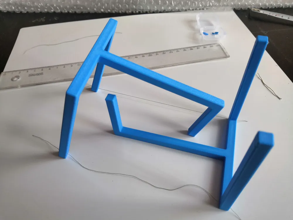 Tensegrity anti-gravity sculptures by Karel J. - MakerWorld