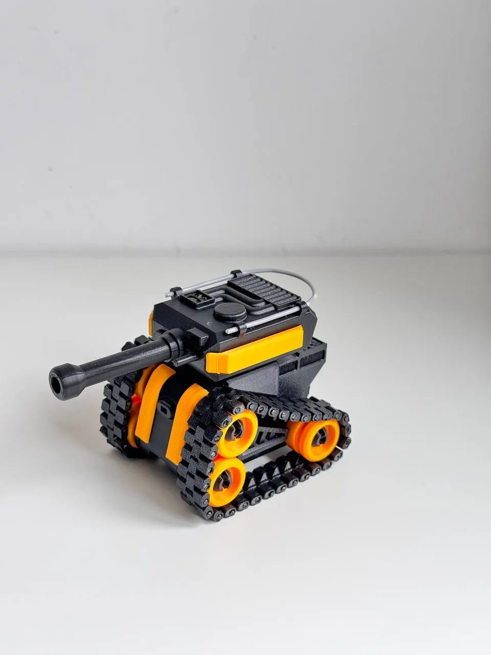 Mecha Tank I by MIHAI_T MakerWorld: Download Free 3D Models