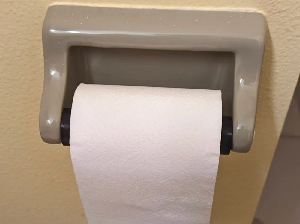 Toilet Paper Spindle (w/ Optional Bearings) by MadMax3D - MakerWorld