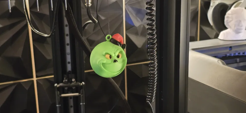 Grinch Christmas bauble - Free 3D Print Model - MakerWorld