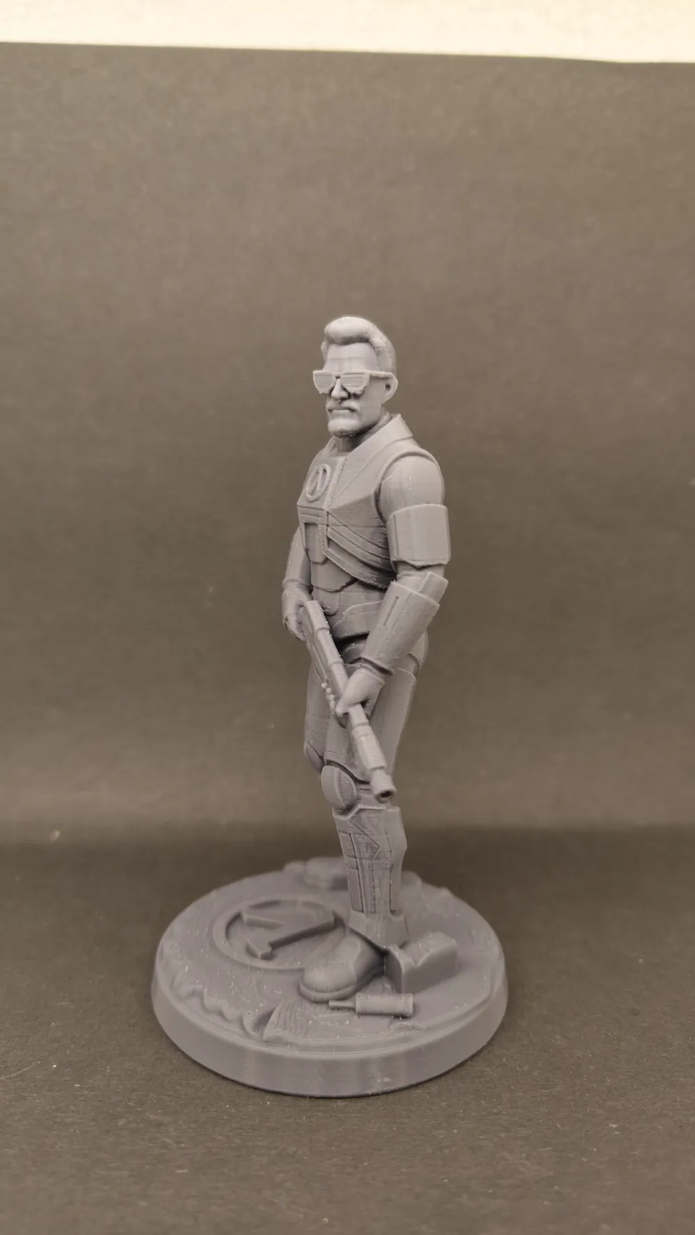 Gordon Freeman – Half-Life Hero Figurine - Free 3D Print Model - MakerWorld
