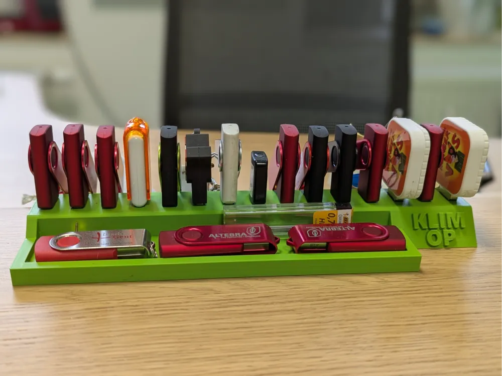 Usb desk holder / organiser for 15 sticks by Stijndc MakerWorld ...