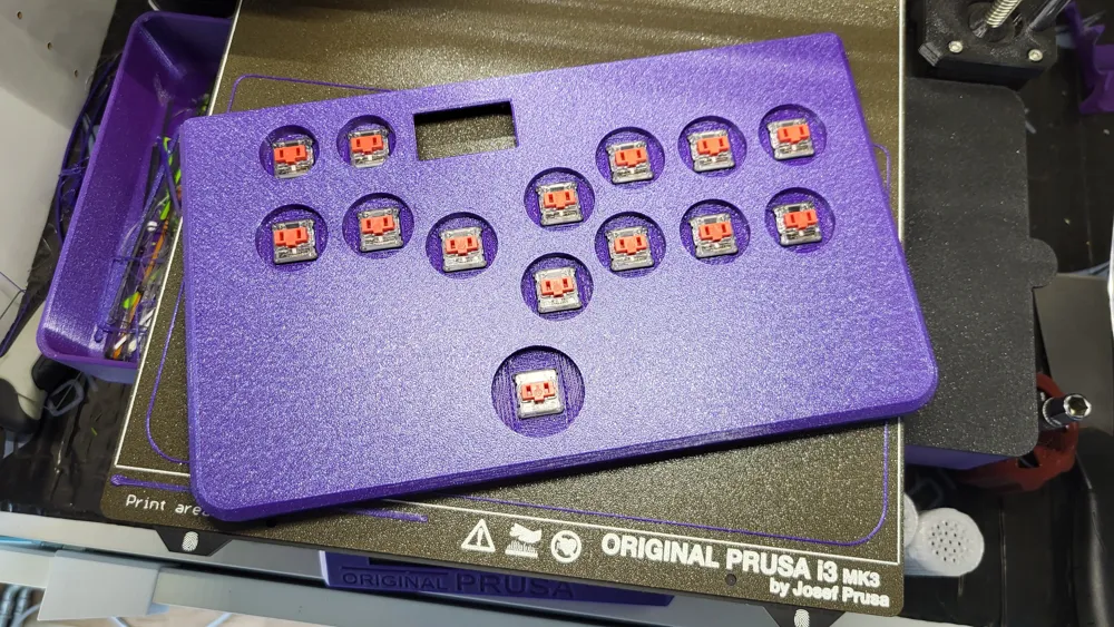 Slimbox - low profile fightstick with a screen Remixed by Curly_Luke ...