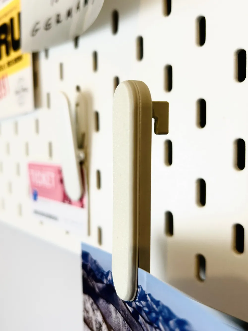 Pegboard clip (SKADIS IKEA) by myUsefulStuff_vaso MakerWorld: Download ...
