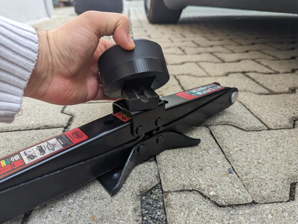 Tesla Jackpad adapter for mobile jacks by TomTom_90 - MakerWorld