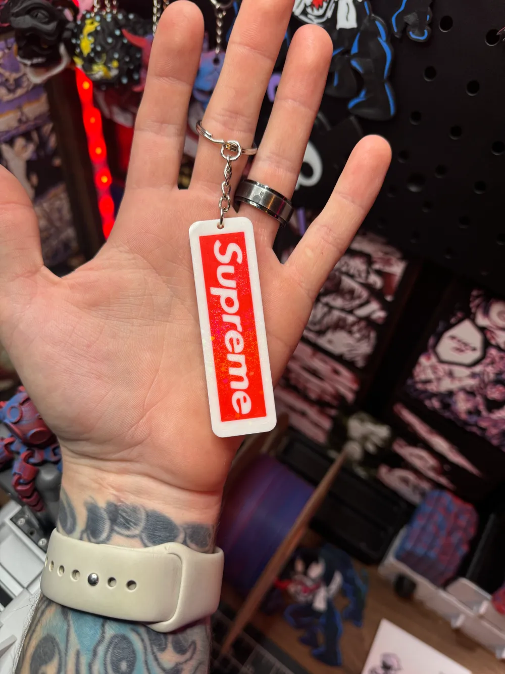 "Supreme" Key Tag KeyChain by Melted Plastic - MakerWorld