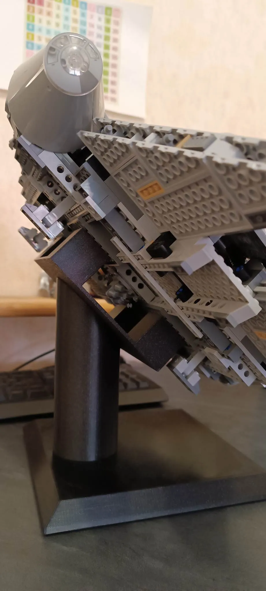 Stand for Lego Millennium Falcon 75257 with support moved to the rear ...