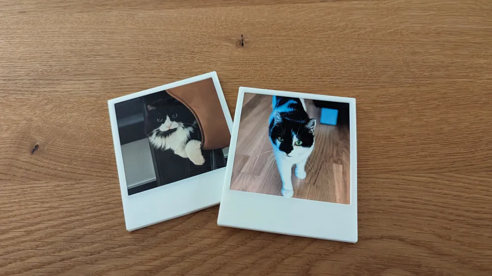 Instant Pic - Picture Frame (Magnetic / Stand) by Benjamin Kott - MakerWorld