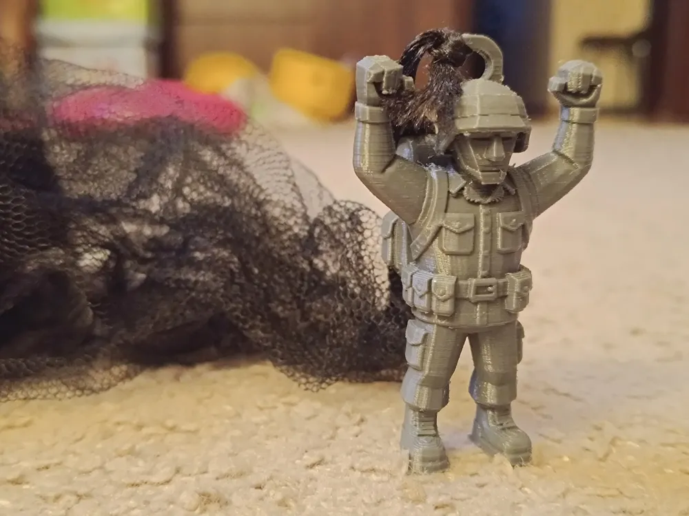 Parachutist soldier plastic toy - Free 3D Print Model - MakerWorld